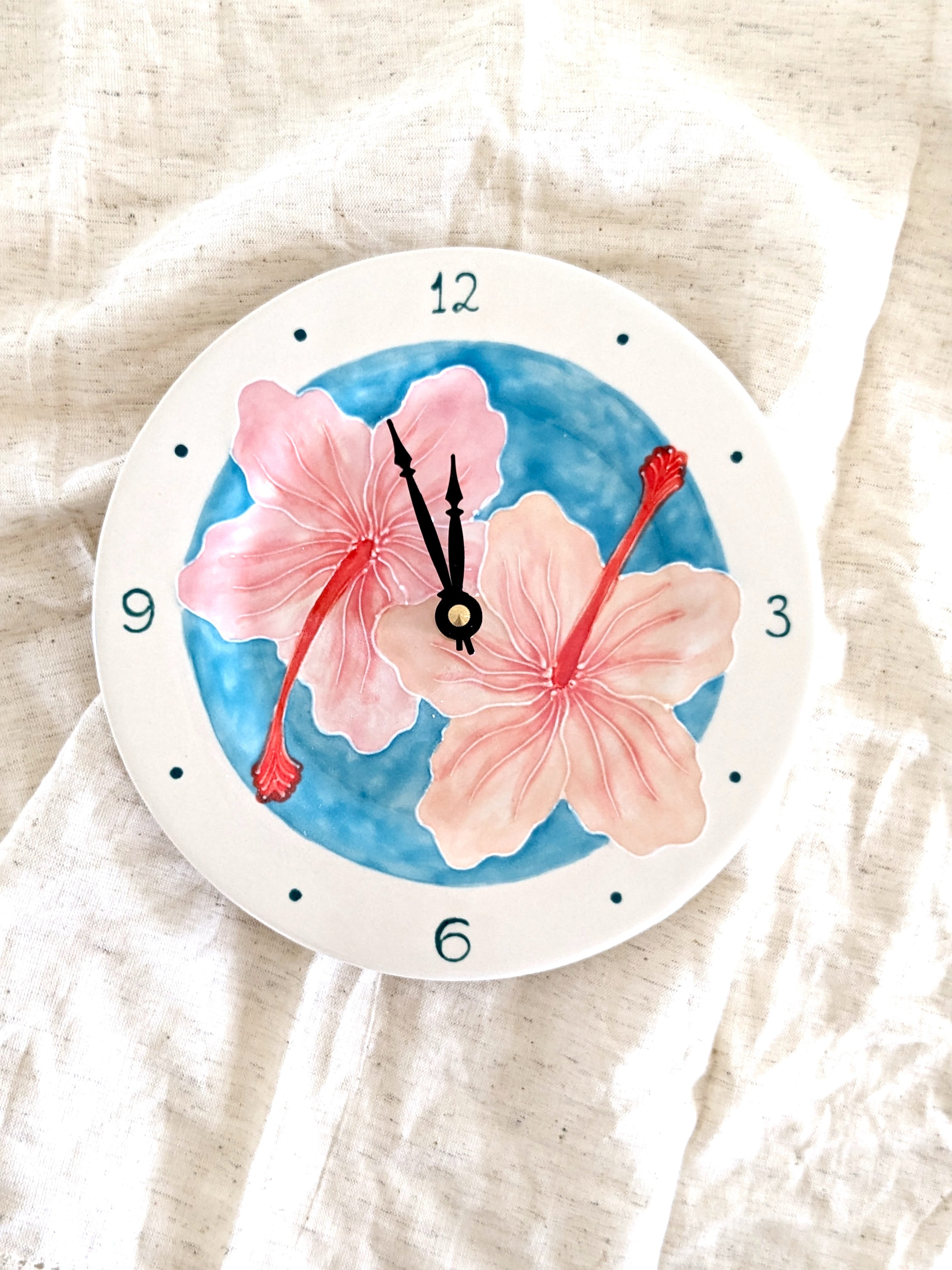 Round Plate Clock Hibiscus – Banana Patch Studio